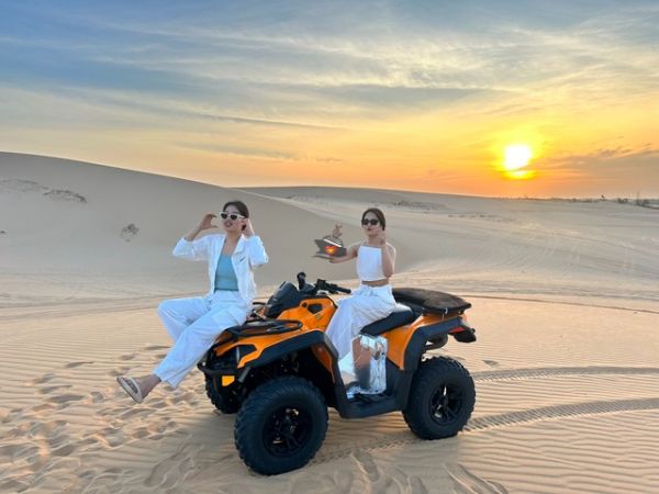Mui Ne Sunset Jeep Tour