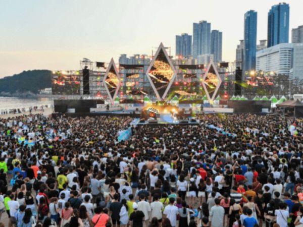 Haeundae Beach- Complete Guide to South Korea's Most Famous Urban Beach ...